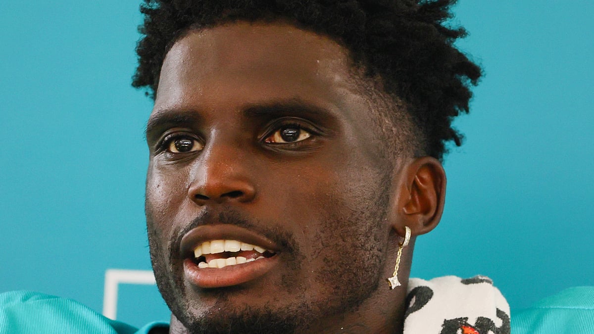 Tyreek Hill Misses Friday’s Practice With Oblique Injury